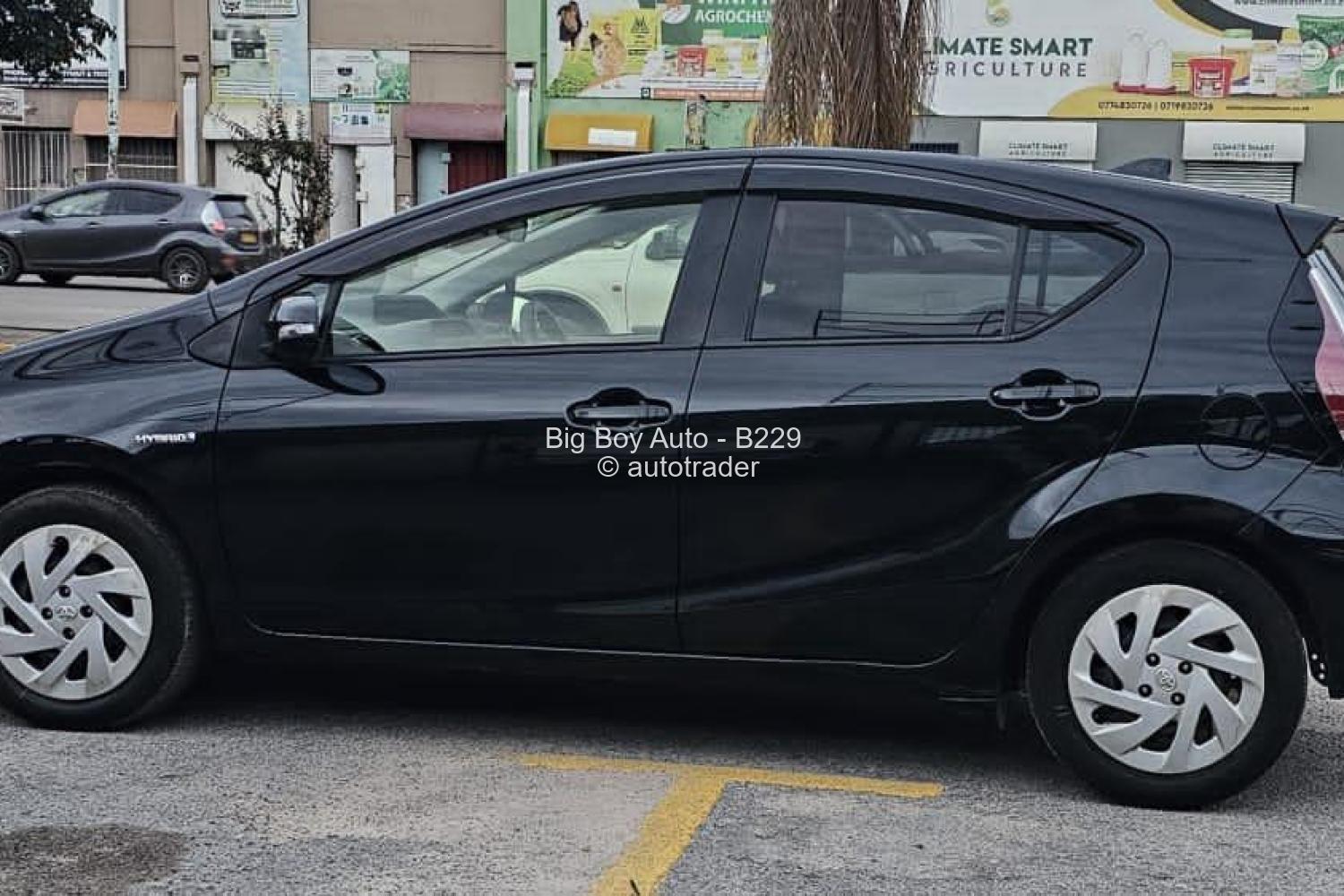 Toyota Aqua ( 2016 ) | AutoTrader